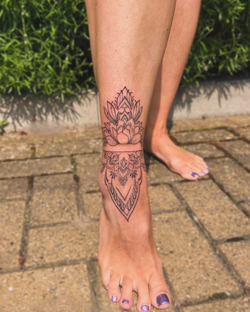 Stylish Ankle Tattoo Ideas That Are Subtle, Chic, and Timeless - For ...